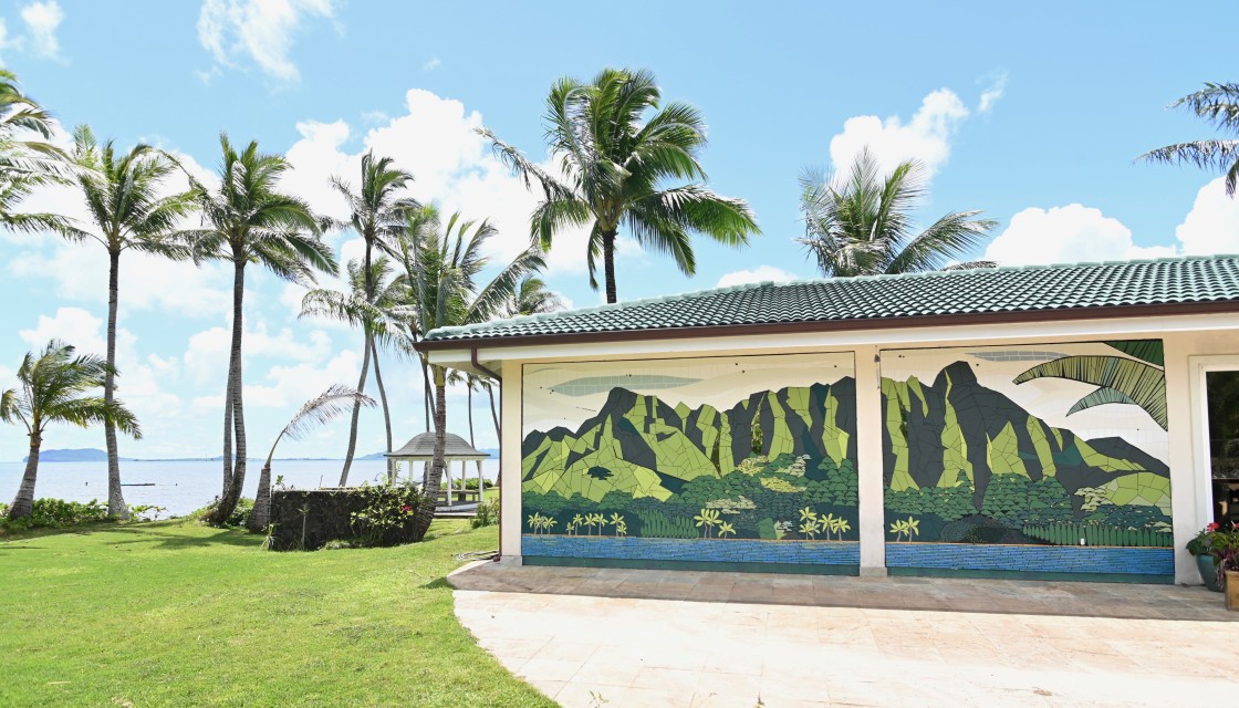 制限のある画材だからこそ、アイディアを膨らませて情熱を注ぐ！コンテンポラリーなタイルアーティスト、Tanja Tiare Browne ...